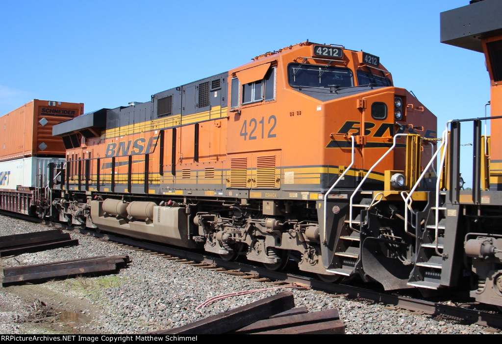 BNSF 4212